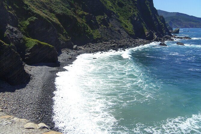 From Bilbao: Gaztelugatxe, Bermeo, Mundaka and Gernika with Txakoli - Gernika: The Heart of Basque Resilience