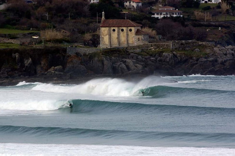 From Bilbao: Gaztelugatxe, Gernika, and Mundaka Guided Tour - Gernika: The Heart of Basque Resilience and Art