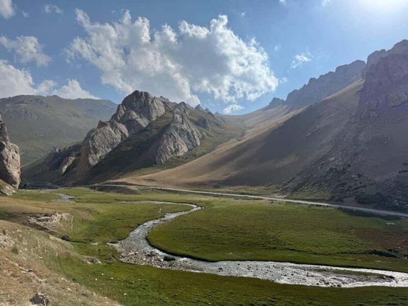 From Bishkek: 3-day group tour to lake Kel-Suu & Tash-Rabat - FAQ