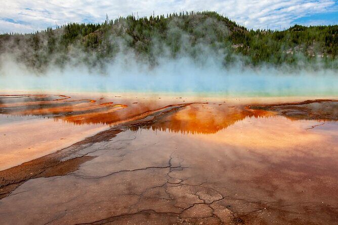 From Bozeman Exclusive Yellowstone Tour 2 Days and 1 Night - A Deep Dive into the Yellowstone Experience