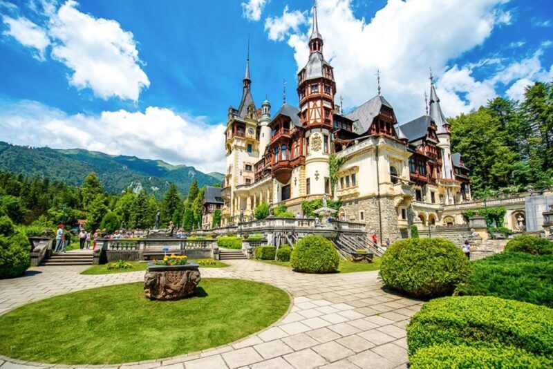 From Bucharest: Day Trip to Sinaia - Exploring Sinaia: A Closer Look at the Day Trip
