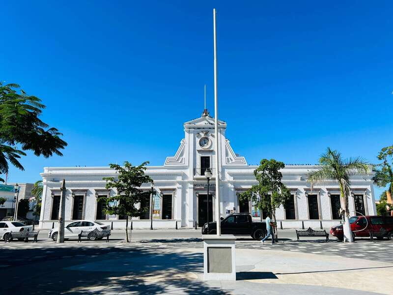 From Cabo/San José del Cabo: La Paz, Balandra & Todos Santos - FAQs