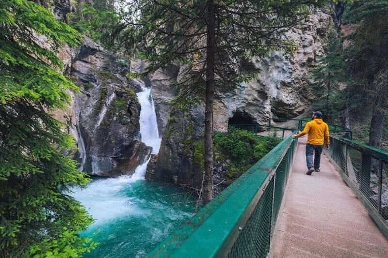 From Calgary: Banff, Moraine Lake and Lake Louise Tour - An In-Depth Look at the Tour Itinerary