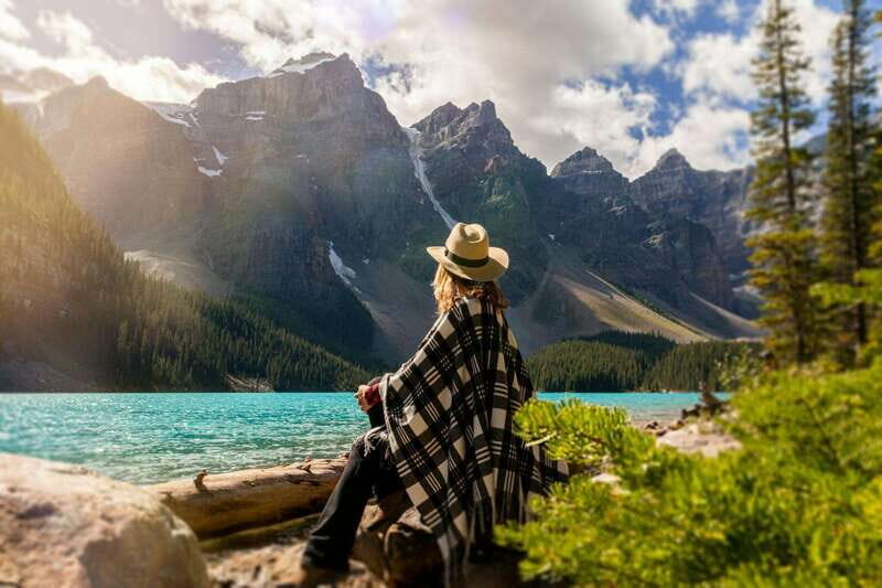 From Calgary: Banff, Moraine Lake and Lake Louise Tour - Transport and Group Dynamics