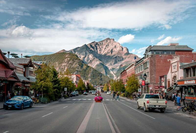 From Calgary: Moraine & Louise Lake, Banff & Falls Day Trip - Why Choose This Tour?