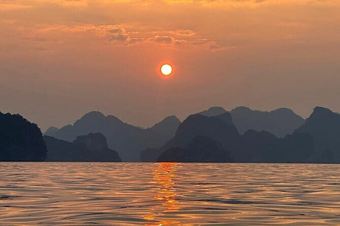 From Cat Ba: Explore Lan Ha Bay with Amazing Sunset Boat Tour - Exploring Lan Ha Bay from Cat Ba: A Sunset Boat Tour with Authentic Charm