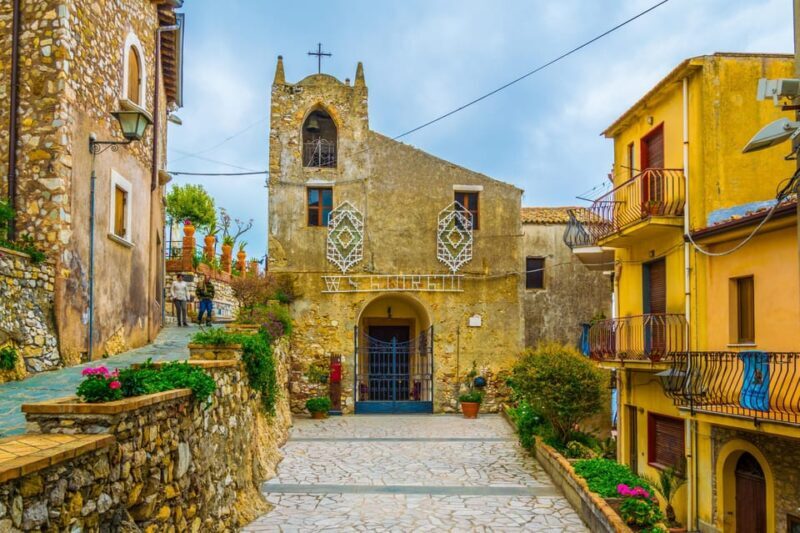 From Catania to Etna Volcano, Naxos, Taormina and Castelmola - Frequently Asked Questions