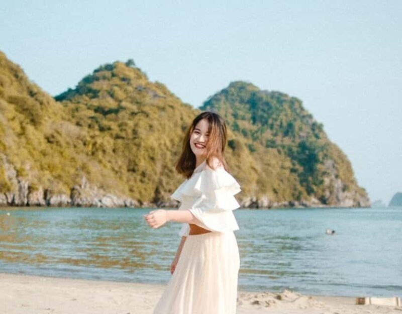 FROM CATBA: LAN HA BAY ON SERENITY PREMIUM CRUISE - Visiting the Cai Beo Ancient Fishing Village