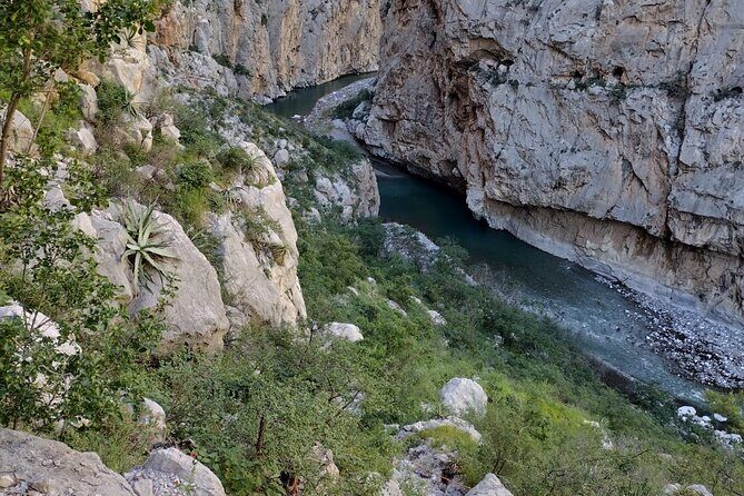 From CDMX Hike through the Xajhá Grottoes - Who Should Book This Tour?