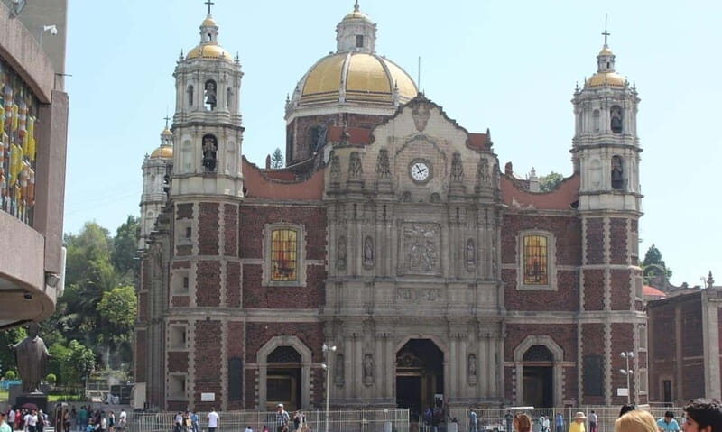 From CDMX: Hot air balloon ride, guided visits to Teotihuacan and Guadalupe - Exploring Teotihuacan