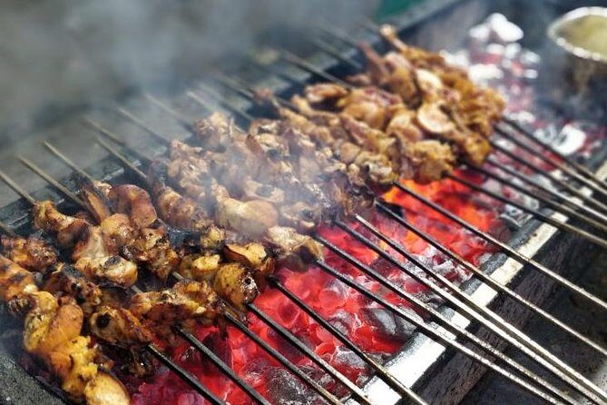 From Chaats to Chandni Chowk: A Gourmet Journey - Discovering Old Delhi’s Flavor and Heritage