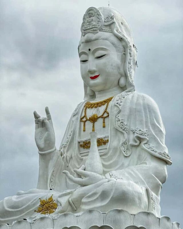 From Chiang Mai: Chiang Rai Temples & Lalitta Cafe Tour - Transport, Group Size, and Overall Value