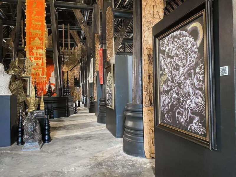 From Chiang Mai > Chiang Rai White & Blue Temple+Black House - Key Points