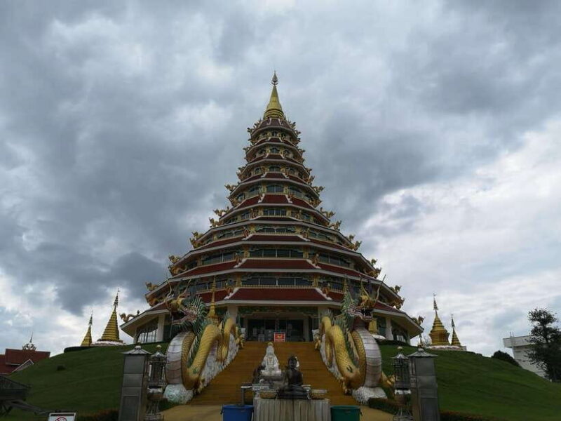 From Chiang Mai > Chiang Rai White & Blue Temple+Black House - FAQ