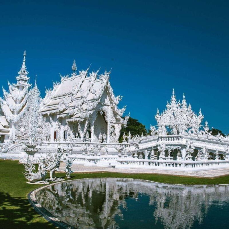 From CM: Chiang Rai White, Blue, Red/Black Temple with Lunch - Key Points