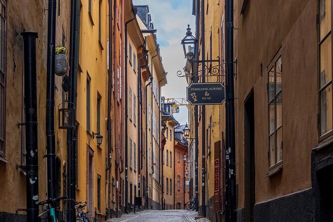 From Cobblestones to Castles. The Medieval Magic of The Old Town - Practical Tips for Your Walk