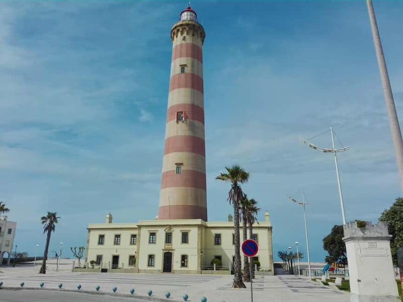 From Coimbra: Tour to Aveiro, Costa Nova beach and Moliceiro boat - FAQ