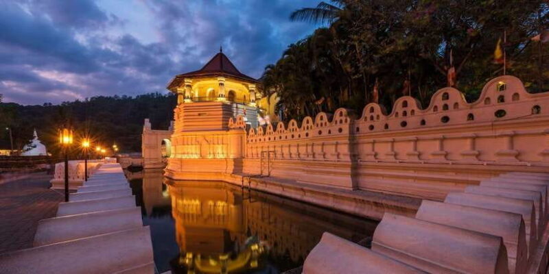 From Colombo : Day Trip to Kandy/ Pinnwala/ Royal Gardens - Key Points