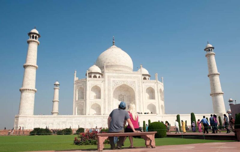 From Delhi: 2 Days Overnight Private Tour of Delhi and Agra - Detailed Itinerary Breakdown