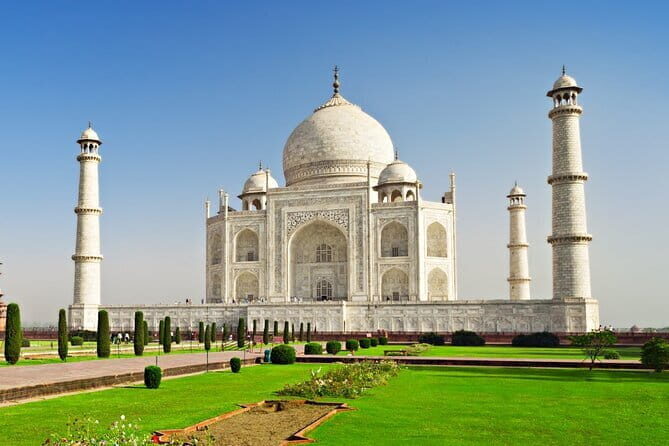 From Delhi : 4 Days Delhi , Agra and Jaipur Tour - The Practical Side: Transportation, Accommodation, and Value