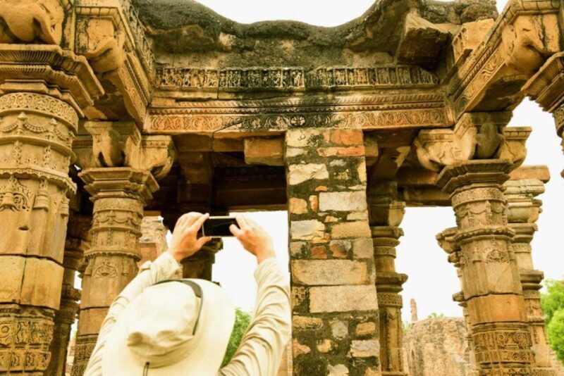 From Delhi Airport: Guided Layover Delhi City Tour - Food and Refreshments