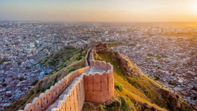 From Delhi: All Inclusive Jaipur Tour with Lunch & Transfers - Lunch: Rajasthani Flavors at a Traditional Venue