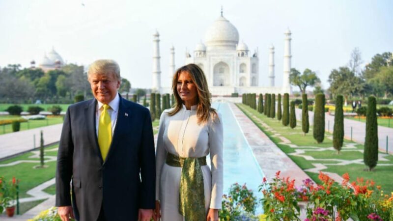 From Delhi: Deluxe Taj Mahal and Agra tour with Luxury Cars - Key Points