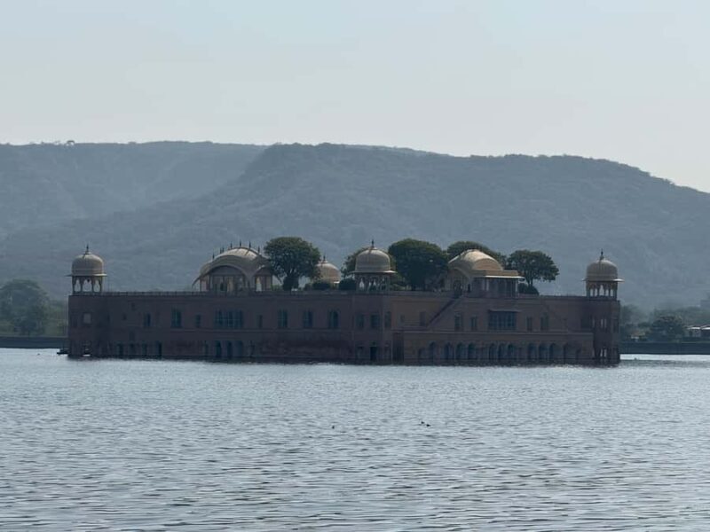 From Delhi: Jaipur City Highlight Tour with Private car - Exploring Jaipur’s Majestic Monuments