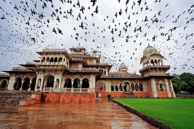 From Delhi: Jaipur Private Guided Day Tour - Jal Mahal: A Picture-Perfect Water Palace