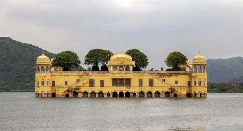 From Delhi: Jaipur Private Tour with Guide & Hotel Pickup - Hawa Mahal (Palace of Winds) (Photo Stop)