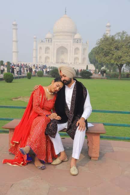 From Delhi: Luxury Taj Mahal & Red fort tour -Lunch at 5* - Key Points: