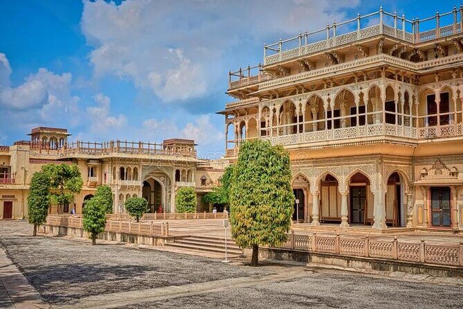 From Delhi: Monkey Temple and Jaipur City Tour By Car - Transportation and Guides: Why They Matter