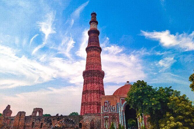 From Delhi: New and Old Delhi Private Sightseeing Tour - Exploring Old Delhi: Narrow Streets and Mughal Grandeur