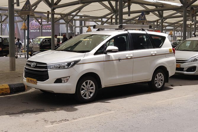 From Delhi: One way Private Transfer Service to Agra - Key Points