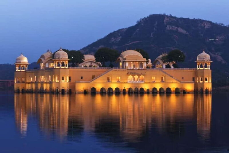 From Delhi: Overnight Jaipur Private Guided Tour - Day Two: The Forts and Water Palaces