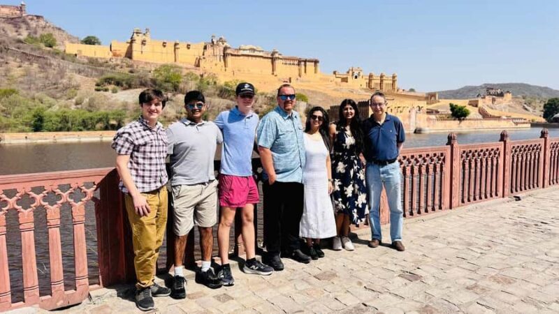 From Delhi: Private Day Tour to Jaipur with 5-star Lunch - First Stop: Amer Fort