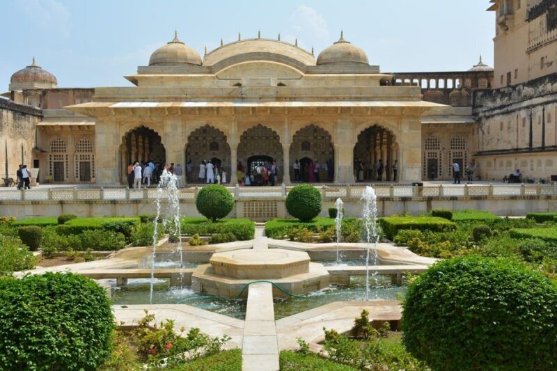 From Delhi: Private Jaipur & Amber Fort Guided Tour by Car - An In-Depth Look at the Jaipur Private Day Trip