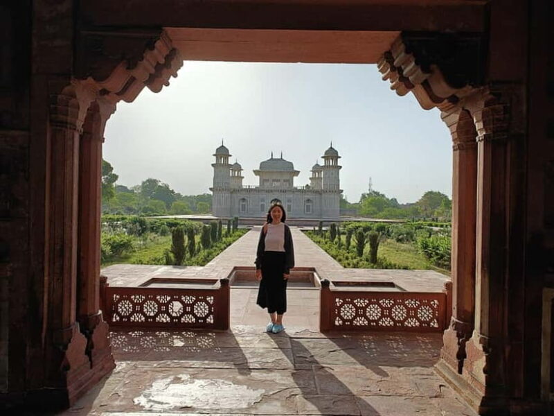 From Delhi: Private Layover Taj Mahal Day Tour By Car - Key Points