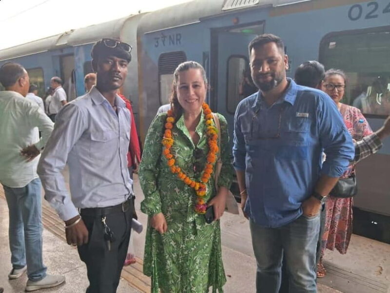 From Delhi; Private Same Day Taj Mahal Luxury Tour By Train - Key Points