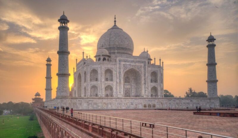 From Delhi: Private Taj Mahal & Agra Tour with 5* Lunch - Key Points
