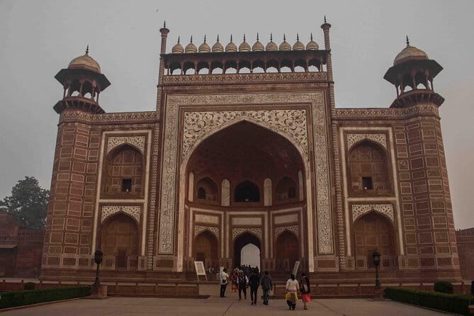 From Delhi: Private Taj Mahal Sunrise & Sunset 2-Day Tour - Exploring the Itinerary in Detail