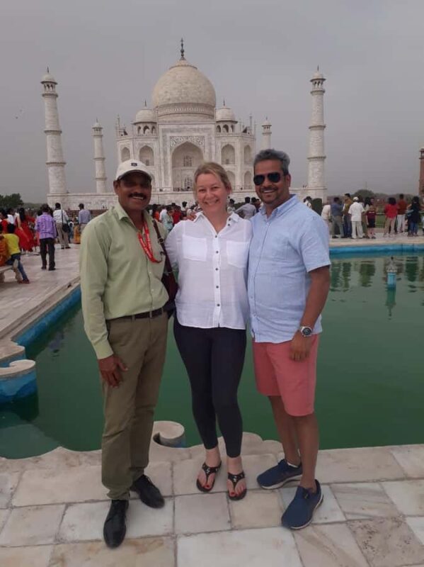 From Delhi: Private Taj Mahal tour with popular guide - The Itinerary in Detail