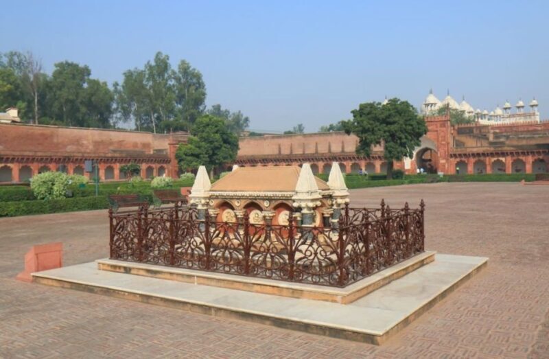 From Delhi: Private Tour Old Delhi & New Delhi - FAQ