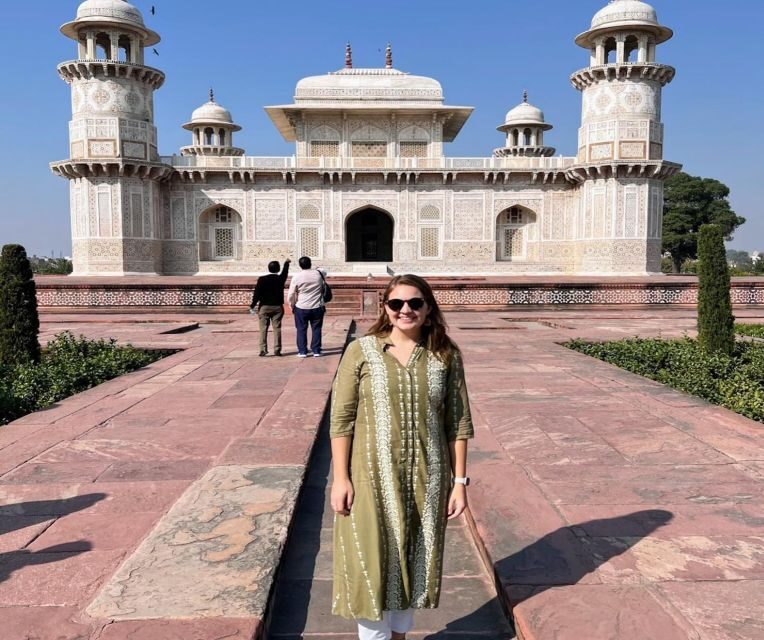 From Delhi:-Privet Tajmahal Agra Fort & Fatehpur Day Trip - The Sum Up