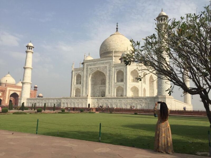 From Delhi: Same Day Taj Mahal Tour by Car with Chauffeur - Exploring Agra Fort: Mughal Majesty