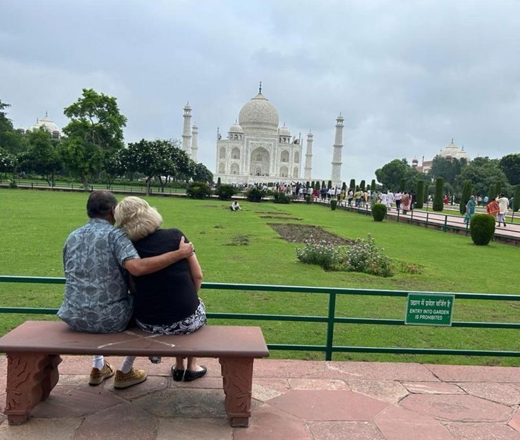 From Delhi: Same Day Taj Mahal Tour With Traditional Dress - Exploring Agra Fort