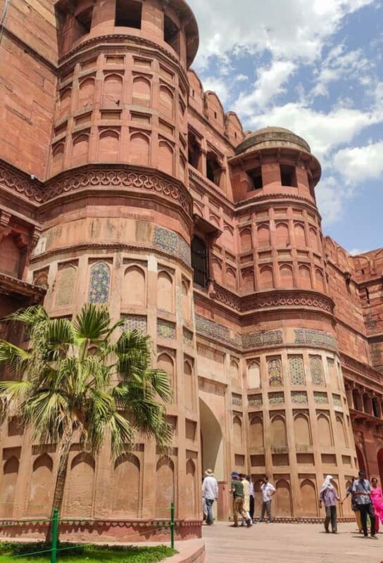 From Delhi: Sunrise Taj Mahal Agra Tour with Car & Guide - The Itinerary in Detail