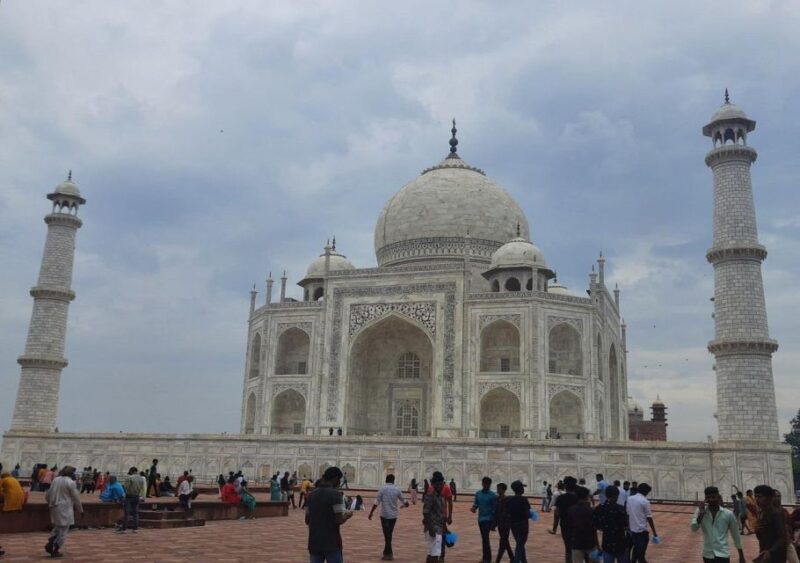 From Delhi: Taj Mahal & Agra City Tour By Private Car - Transportation and Comfort