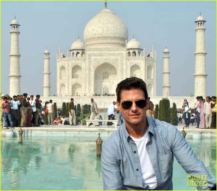 From Delhi: Taj Mahal Agra Day Tour by luxury car - Enjoying Authentic Mughlai Food