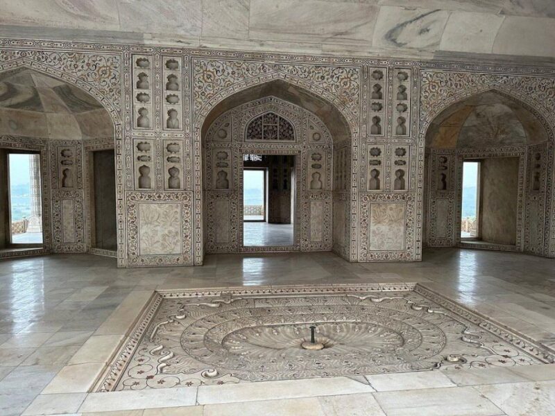 From Delhi: Taj Mahal, Agra Fort, Baby Taj Private Day Tour - The Experience of Traveling in Style and Comfort